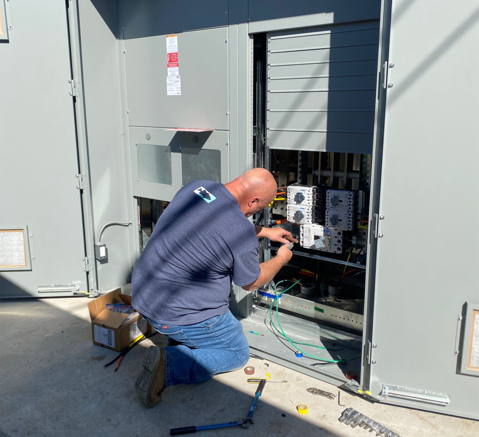 EV Shuttle Solutions | Hallcon | Your Electric Future